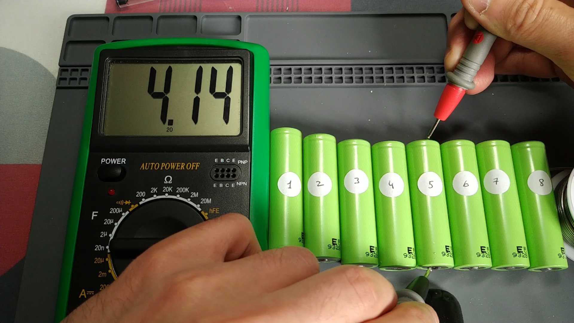 Powerwall casero #1 (testeo celdas) - ElectroTinker